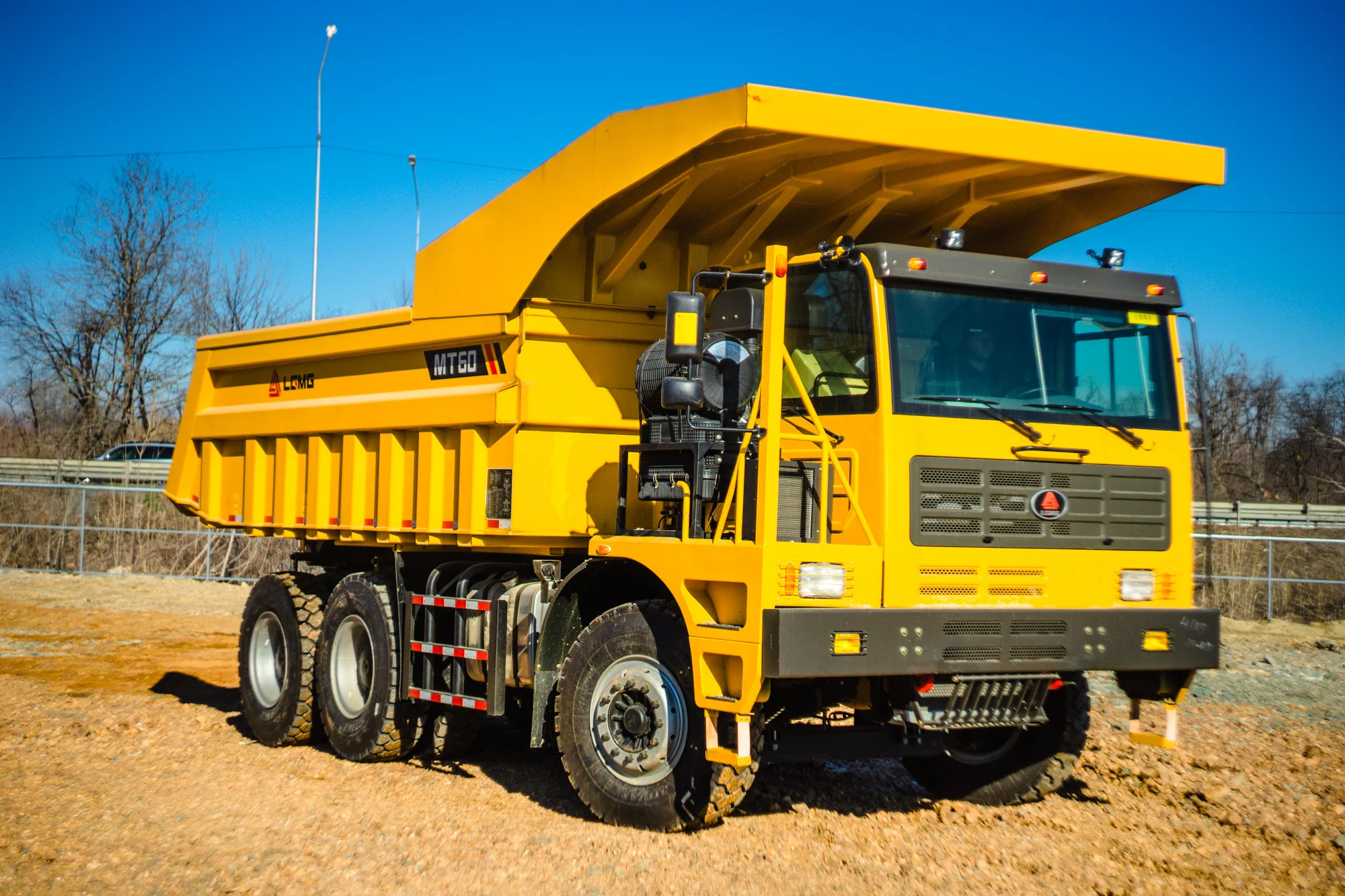 Купить Карьерный самосвал LGMG MT60 (скальный кузов, задний борт челюстного типа) по выгодной ...